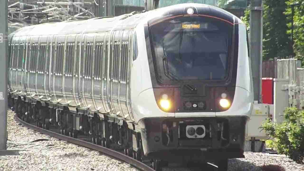 TfL Rail (Crossrail) Elizabeth Line The new futuristic trains of Class ...